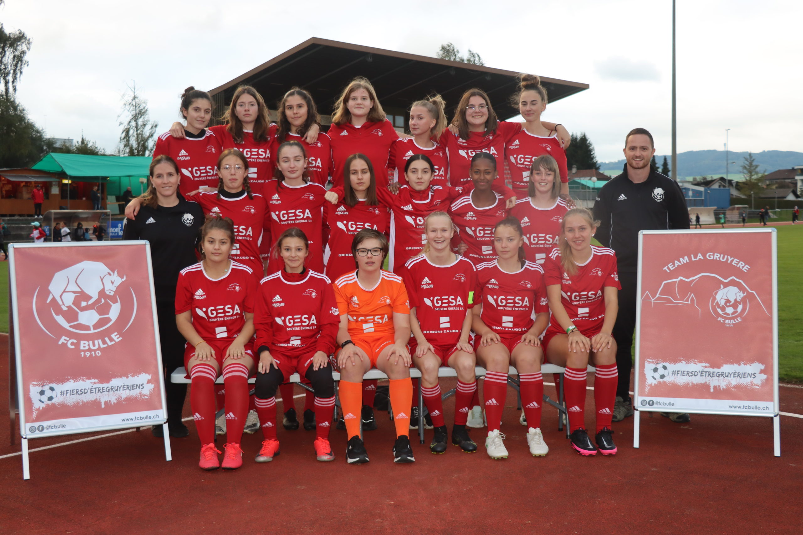 Les FF-19 remportent leur groupe - FC Bulle